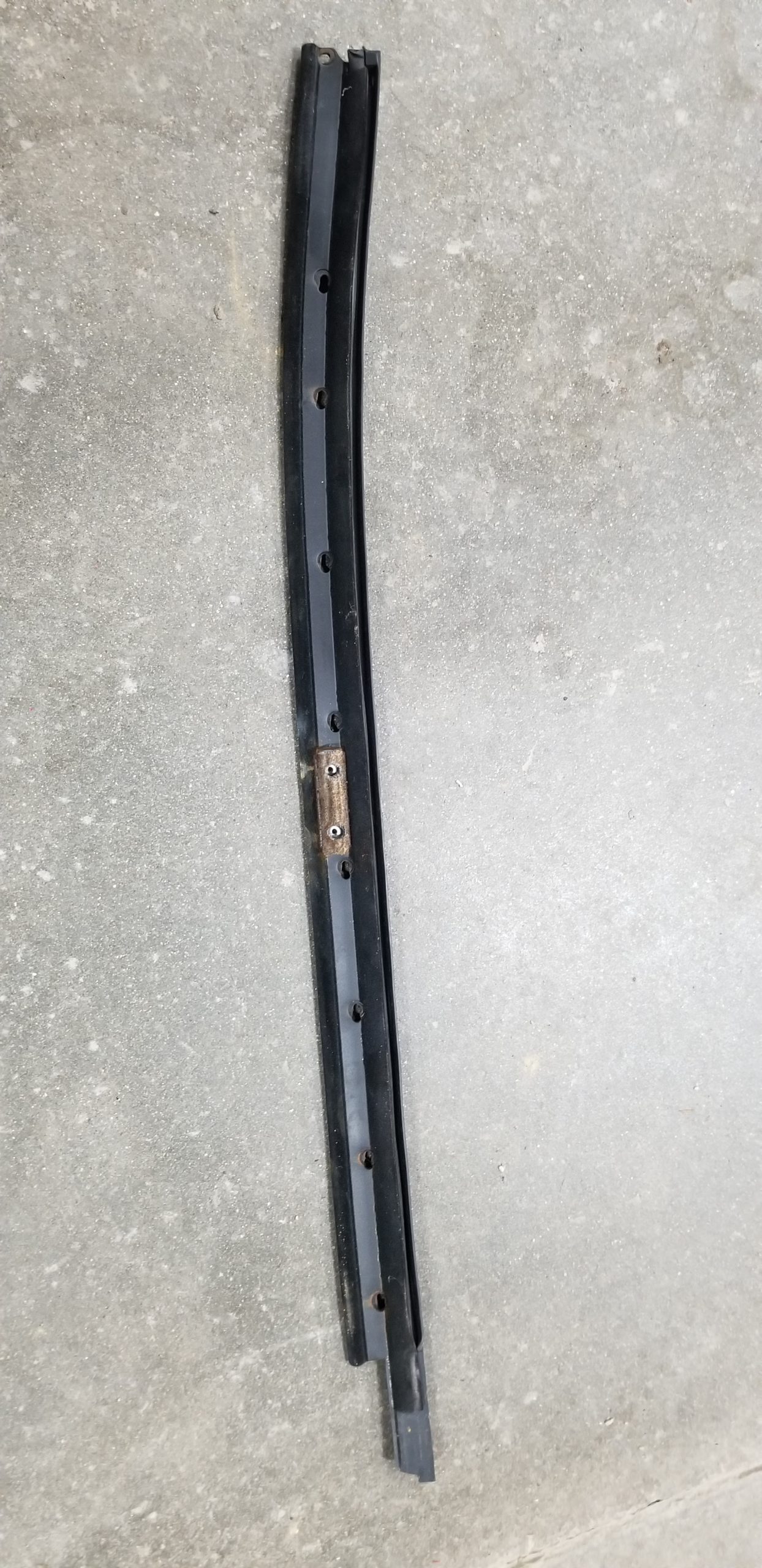 Gen 4 Lh outside window sweep – Jones Auto